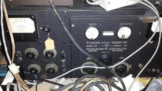 RF Signal Generator, 300-1000 MHz - Framingham Makerspace